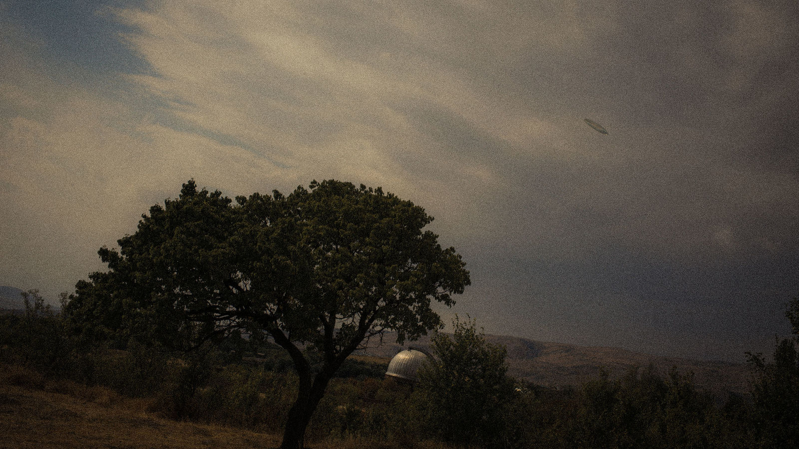 Nonstop Photos | Misha Mikhaylov / Known Flying Object 2.0 (the Zone)