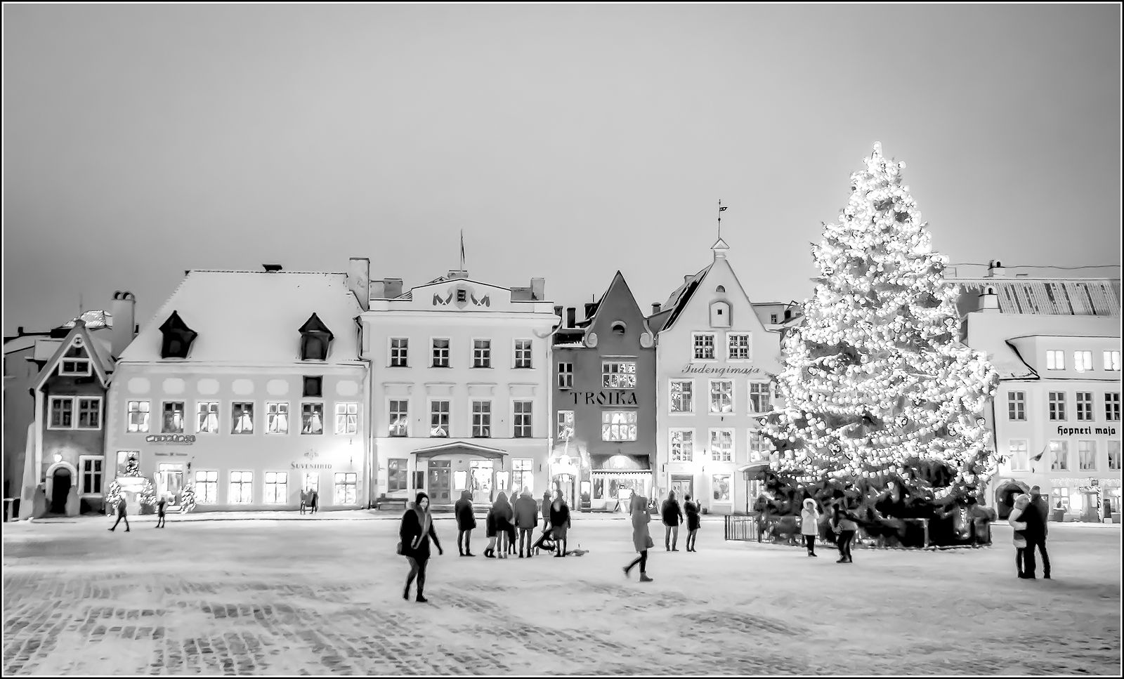 Nonstop Photos | Гена Слёзкин / Troika, Yolka, New Year BW