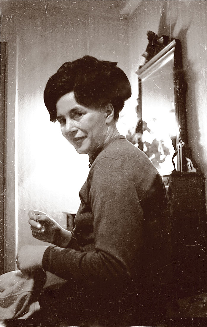 Nonstop Photos | Vitold Muratov / Untitled-122